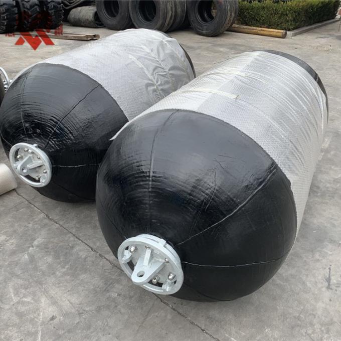 Low Reaction Force Yokohama Pneumatic Fenders with Chain and Tyres